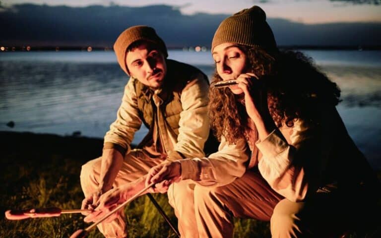 21 Best Campfire Guitar Songs For Campground Sing-Alongs! - My Open Country